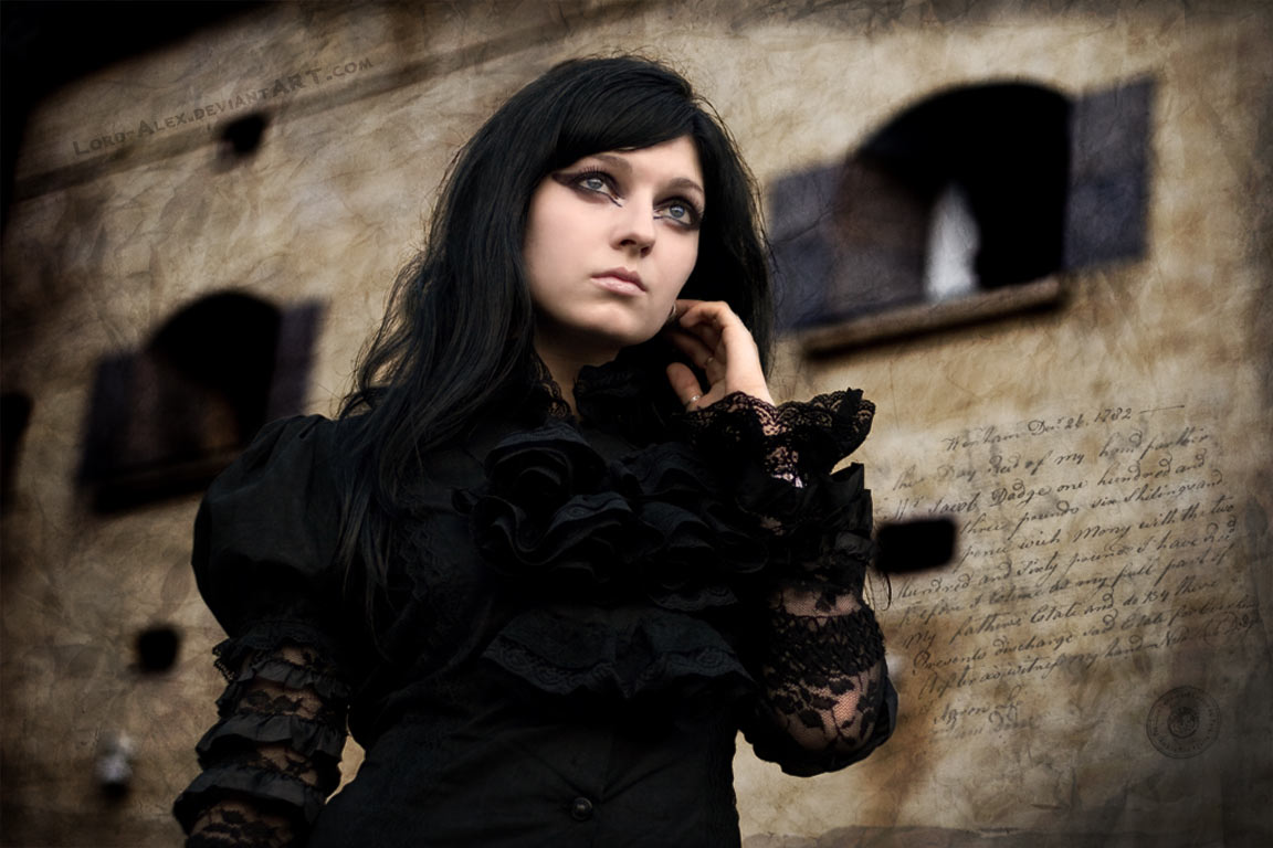 chillinaris: Emo vs Gothic