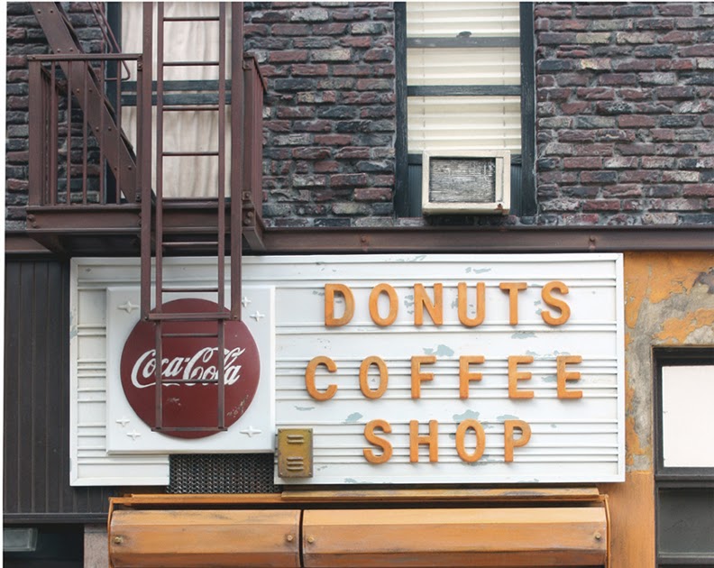 Dioramas and Clever Things: Randy Hage models of NYC storefronts