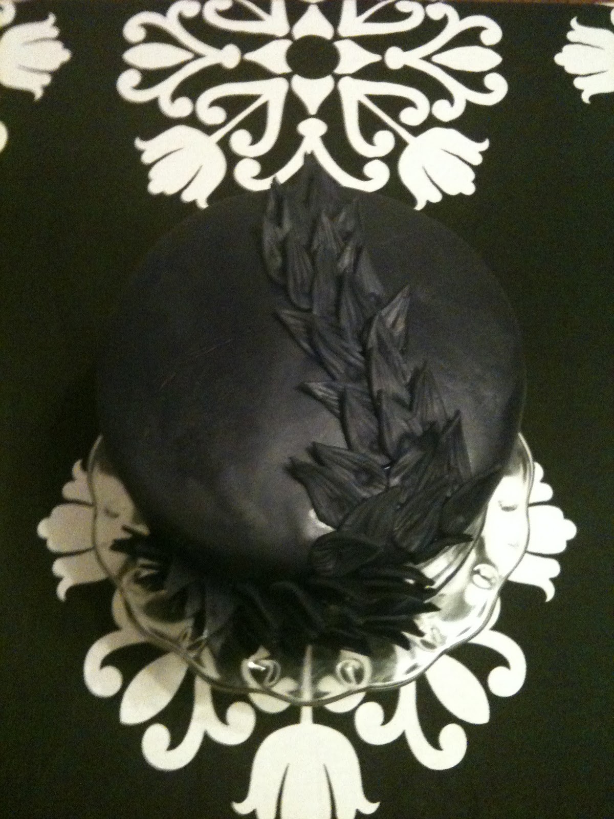 sugar: All Black Fondant Modern Cake