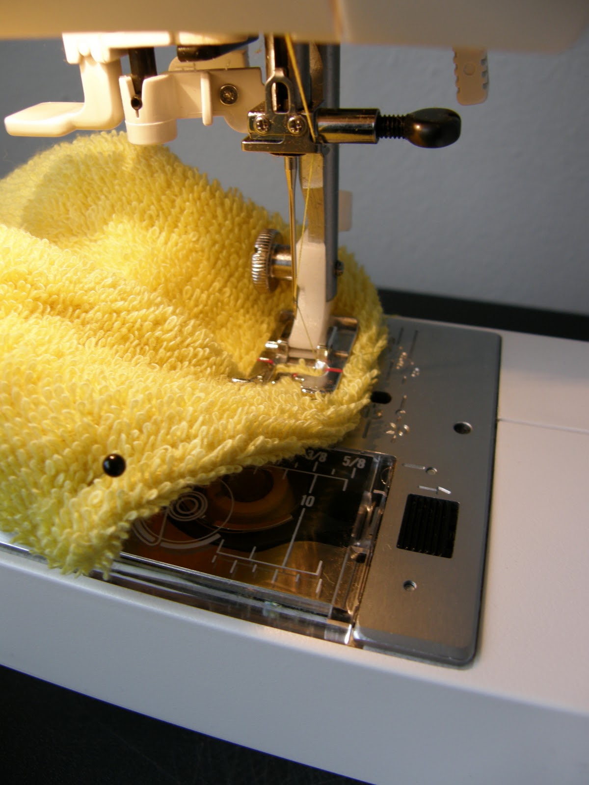 Start to sew: Bib with sleeves