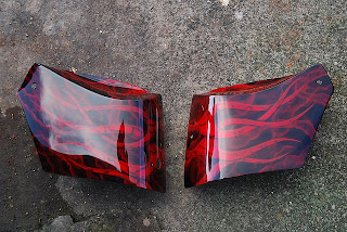 Mizobiker: Flaming candy red Royal Enfield Bullet paintjob