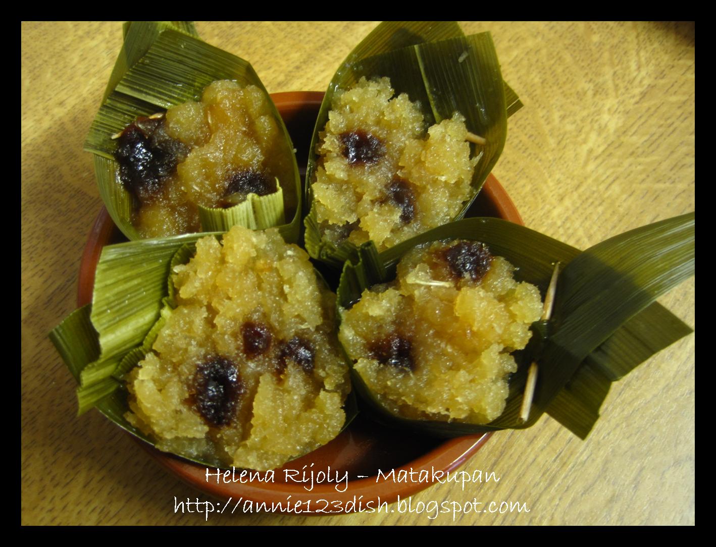 Annie's 1-2-3 Dish: Koyabu // Steamed Grated Cassava on Pandan Leaves Cone