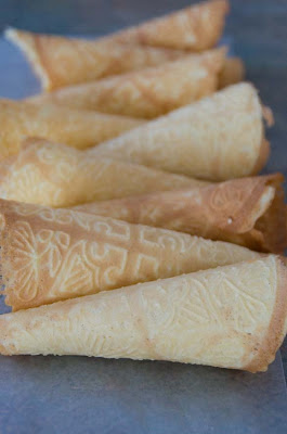 Sweet Treats: food, photography, life: Christmas Memory: Krumkake