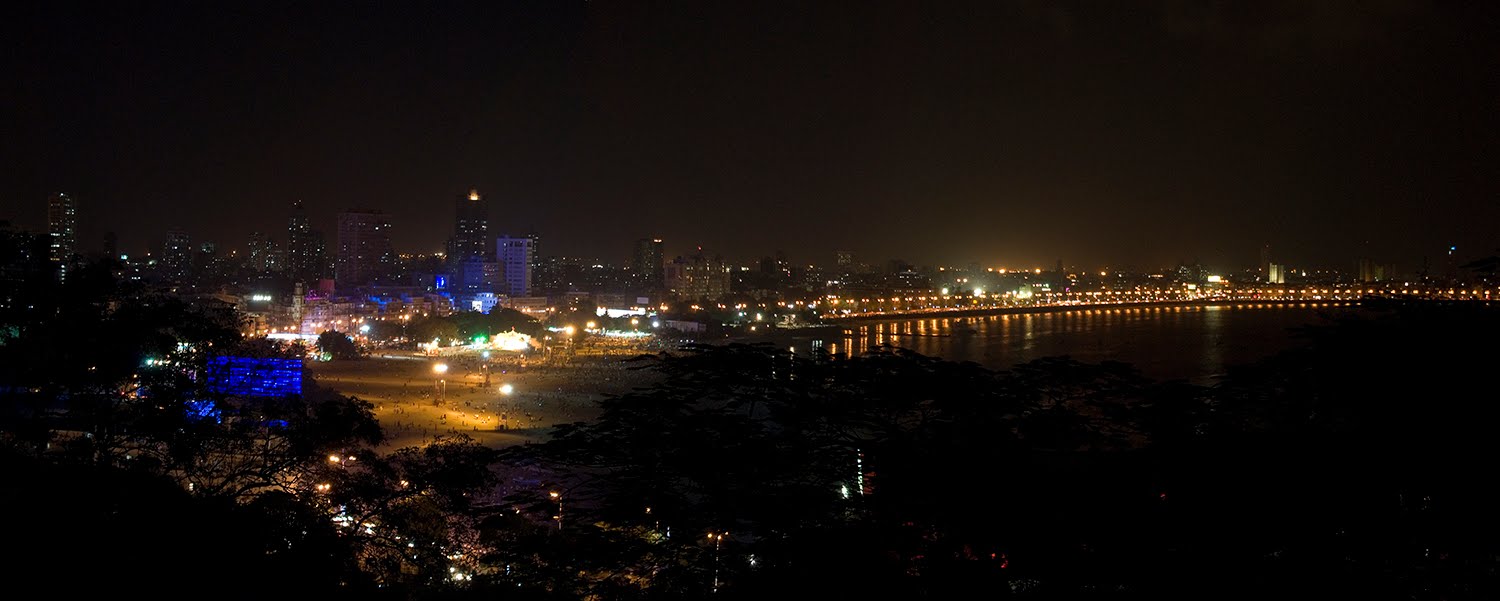 Mark and Michele O'Donoghue's World Travels: Mumbai Marine Drive Night Shot