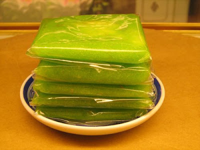 Green rice flake cake(Banh Com) - the original taste of Hanoi