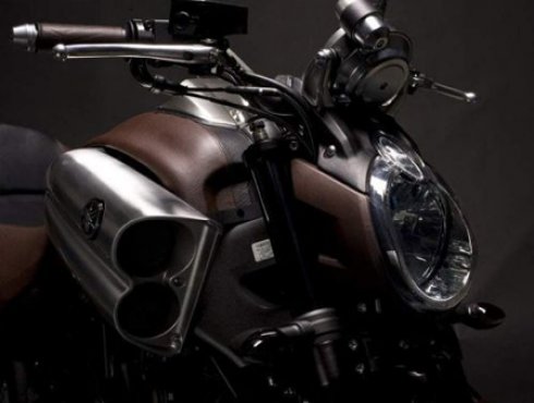 LH Marketing Deluxe: YAMAHA V-MAX BY HERMÈS