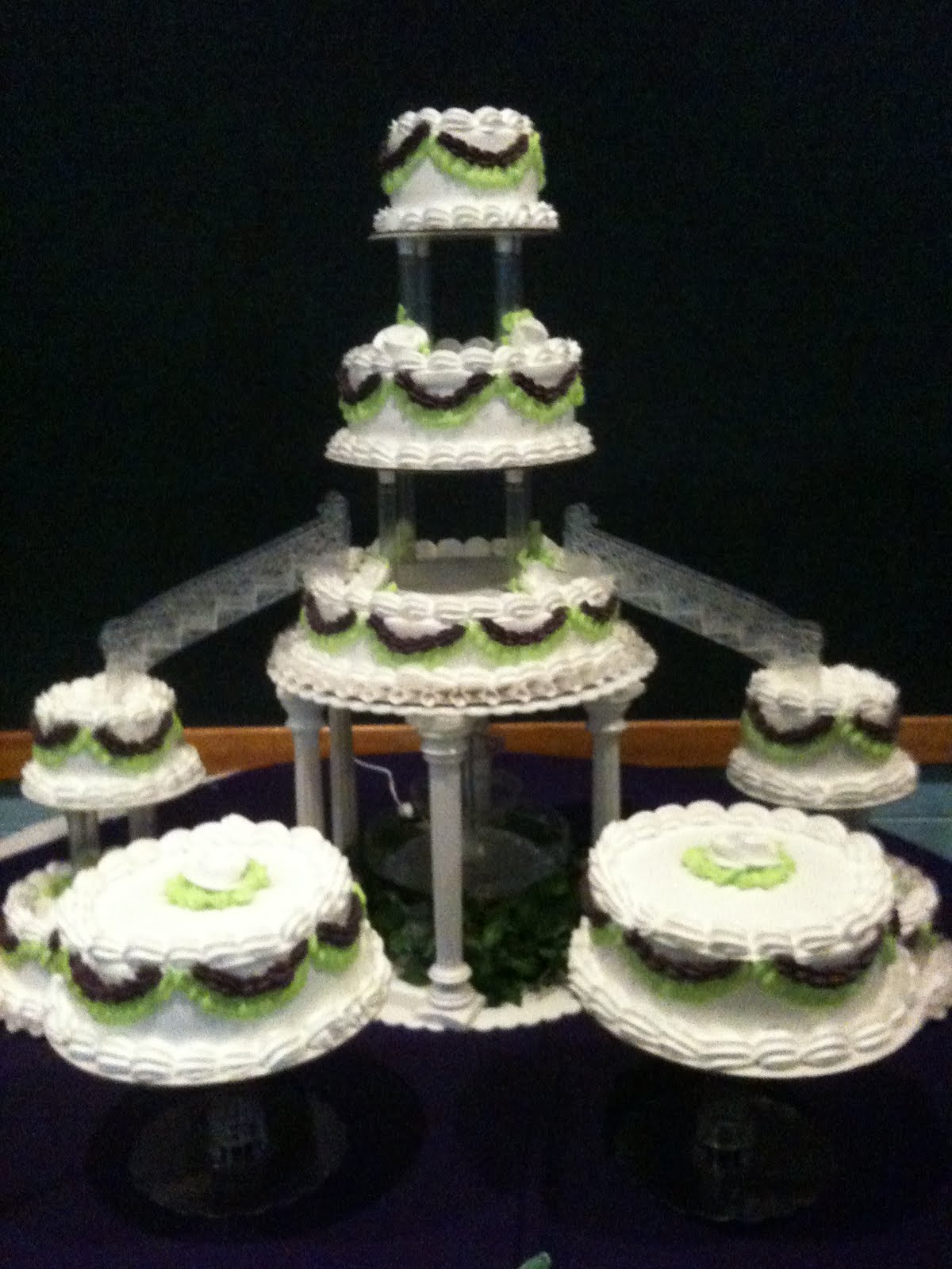 Hector's Custom Cakes: 9 Tiered Cake with Stairs