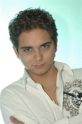 Ficha y fotos de Fabián Chávez | La Novelera