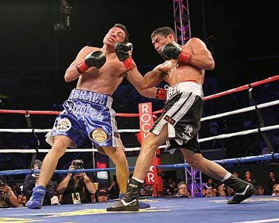 NOTICIAS SOLO BOXEO PR: ==>RAFAEL MARQUEZ VA POR EL TITULO MUNDIAL