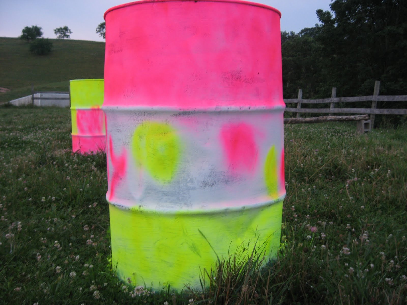 4R Ranch: Painted Barrels