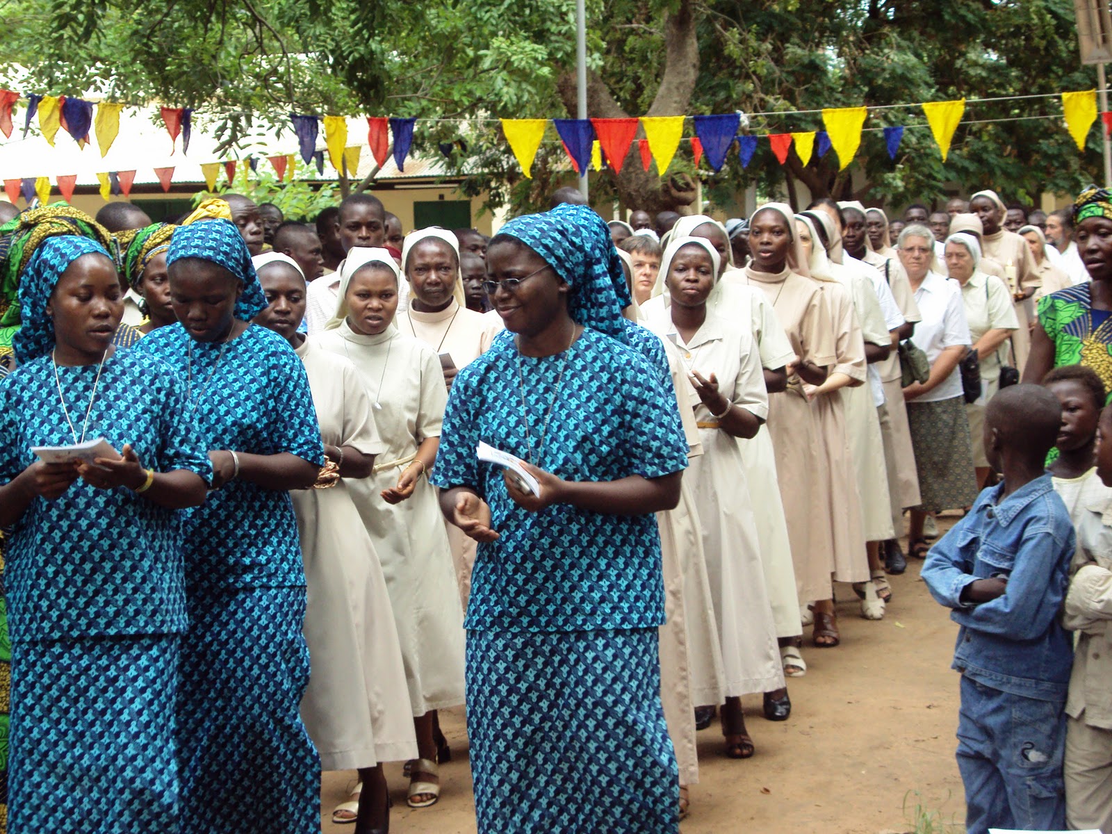 Religieuses et Religieux Tchadiens: Photos des religieuses et religieux ...