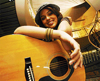 Laura Camacho | Cantante cruceña: «Hay que pisar fuerte primero en tu ...