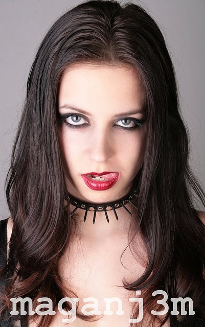 Rifká Noctis: First post: Who I am, and my links.