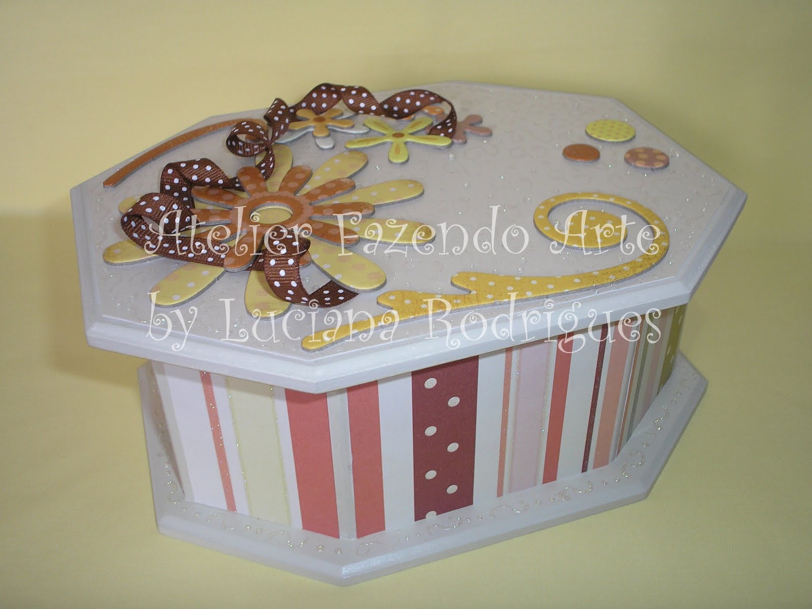 Atelier Fazendo Arte: Caixa Scrap