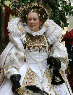 Fashion And Photography: Queen Elizabeth