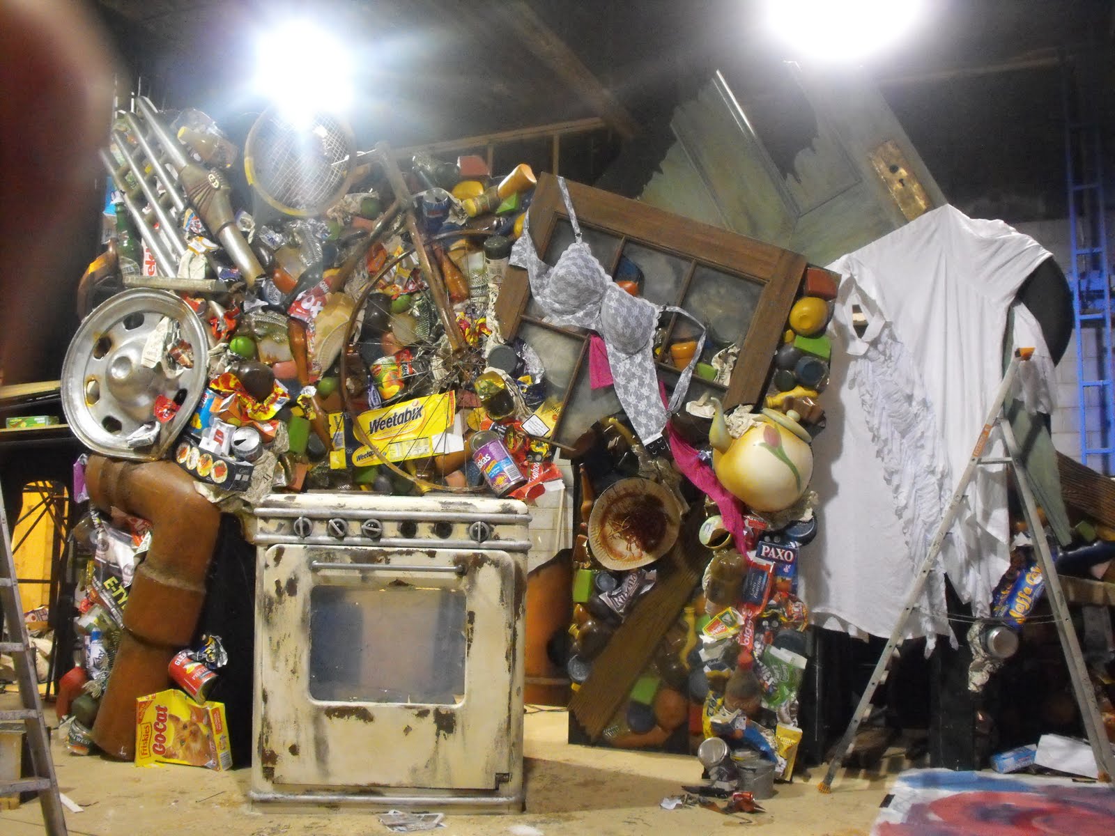 Laura Elizabeth Davies. Artist: Cats The musical