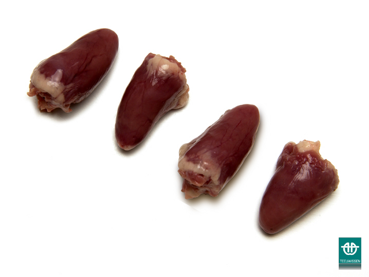 __Weird Family, Weird Life__: Open your mouth, close your eyes, here ...