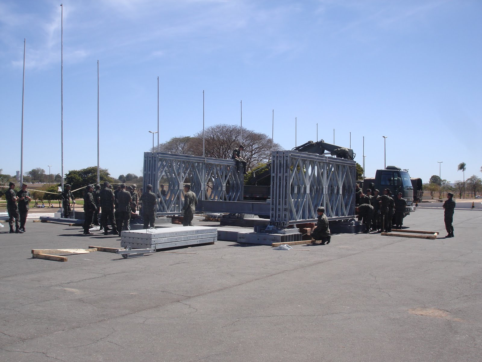 MILITARY BRIDGE OPERATIONS: Primeira Ponte Logistic Support Bridge é ...