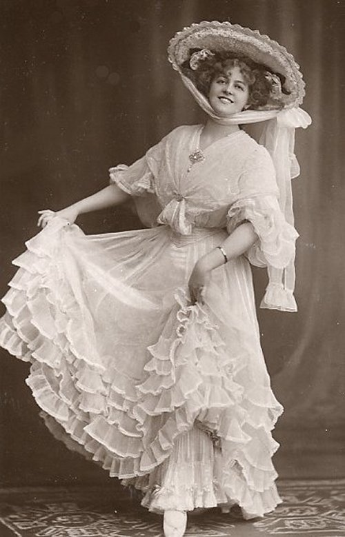 Magic Moonlight Free Images: Ruffles...! free images for you!