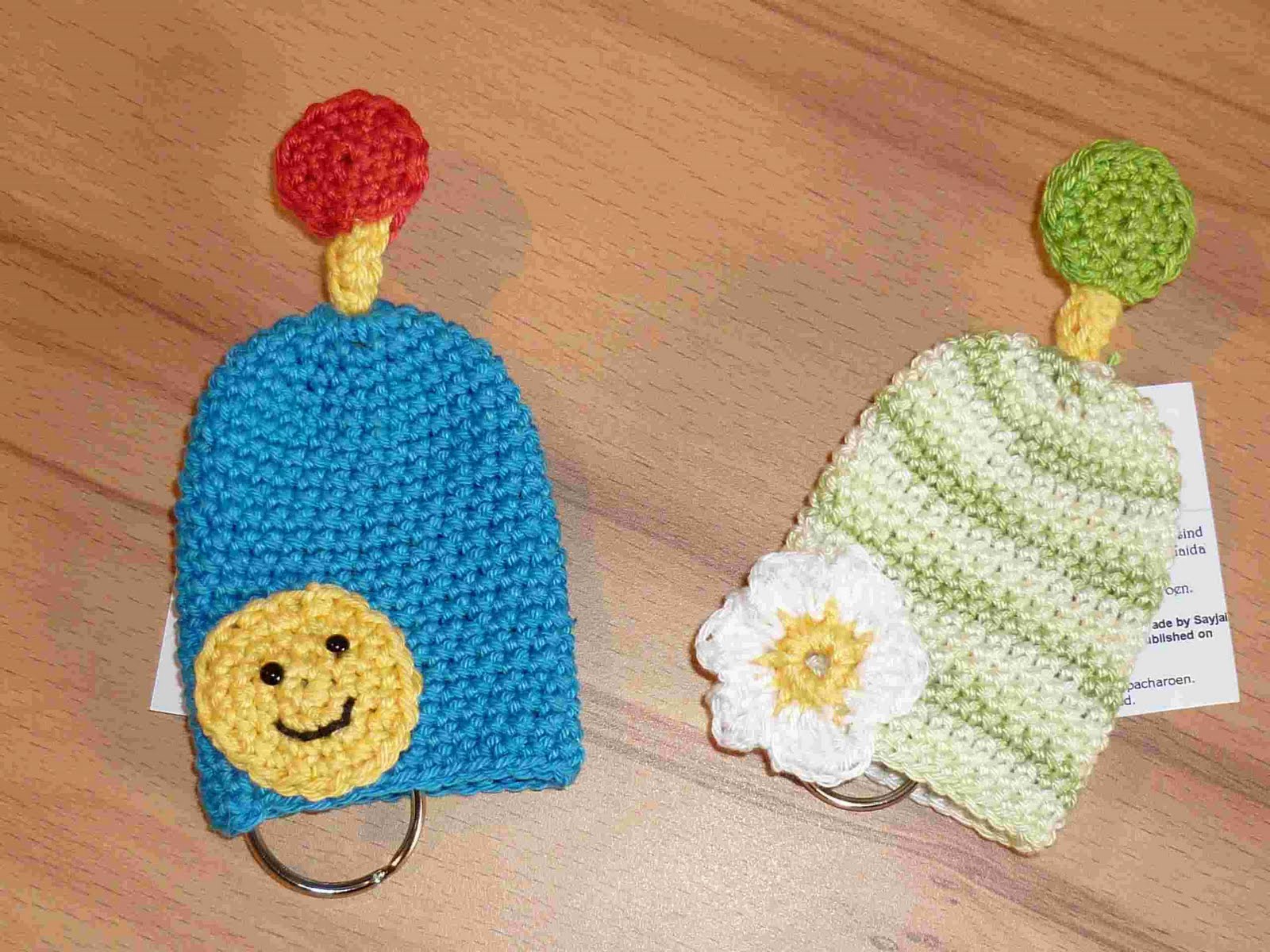 2000 Free Amigurumi Patterns: Flower Key Cozy