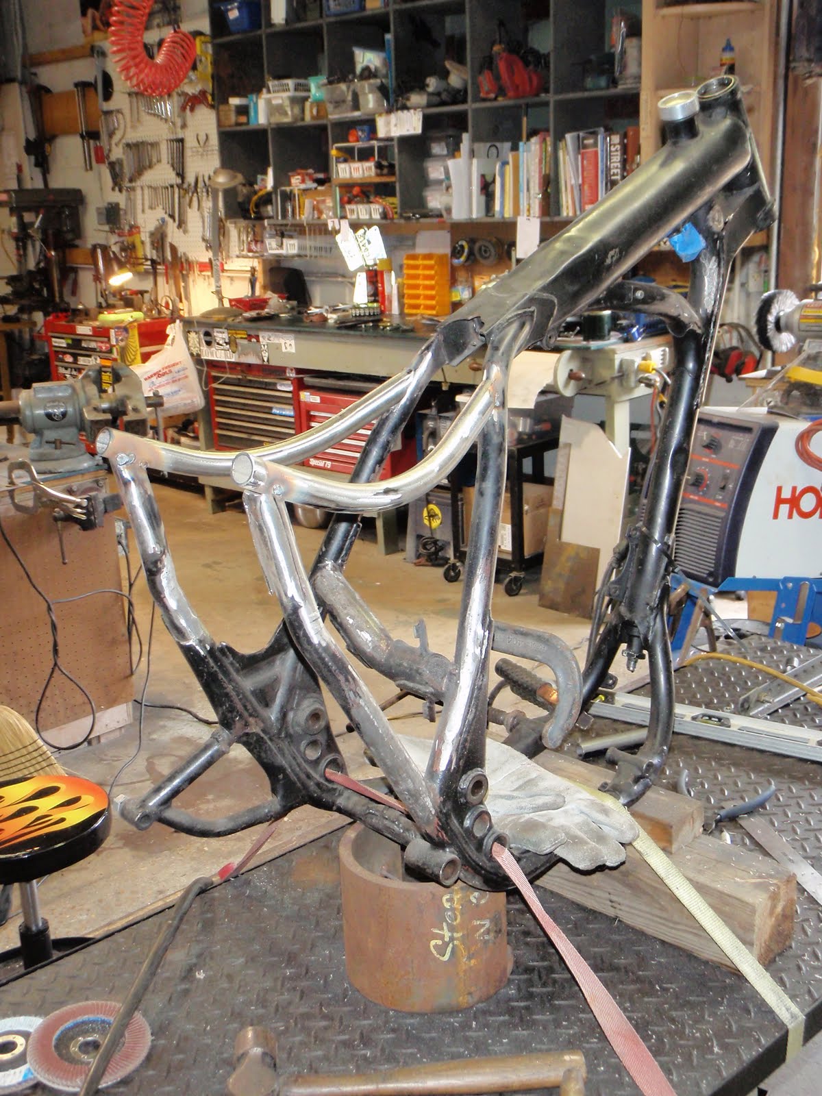 VANGUARD CYCLE: reworking another SR500 frame