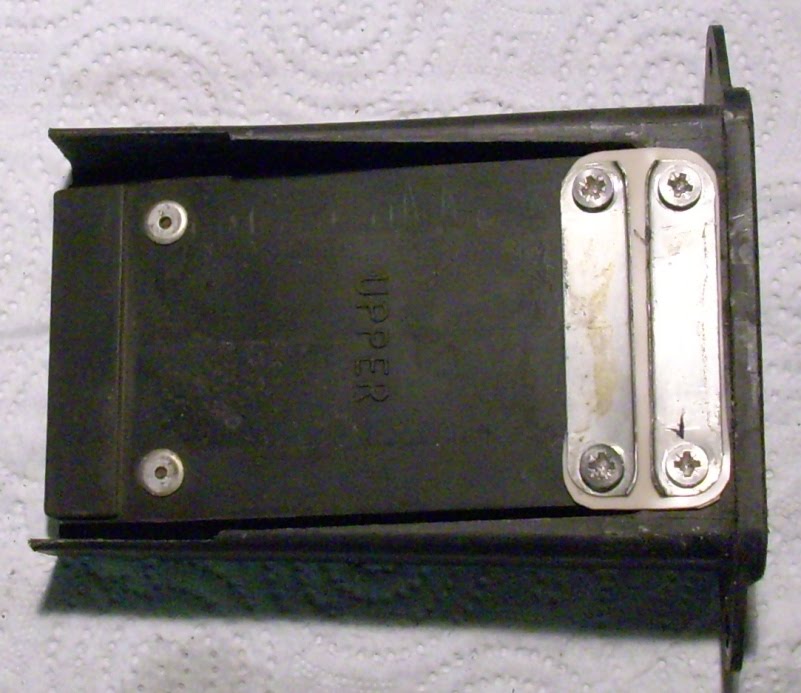 Yamaha XZ550 restoration: Air box flapper and fuel filter.