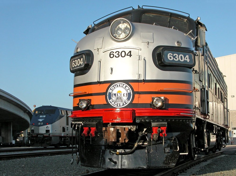 Southern Pacific Railroad: Black widow Paint scheme