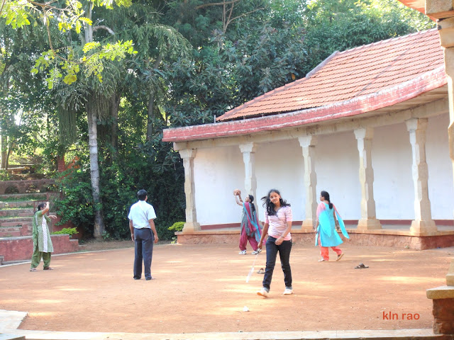 Clicks by Kln Rao and me: PATA KUNITHA-Folk Dance-Part 2