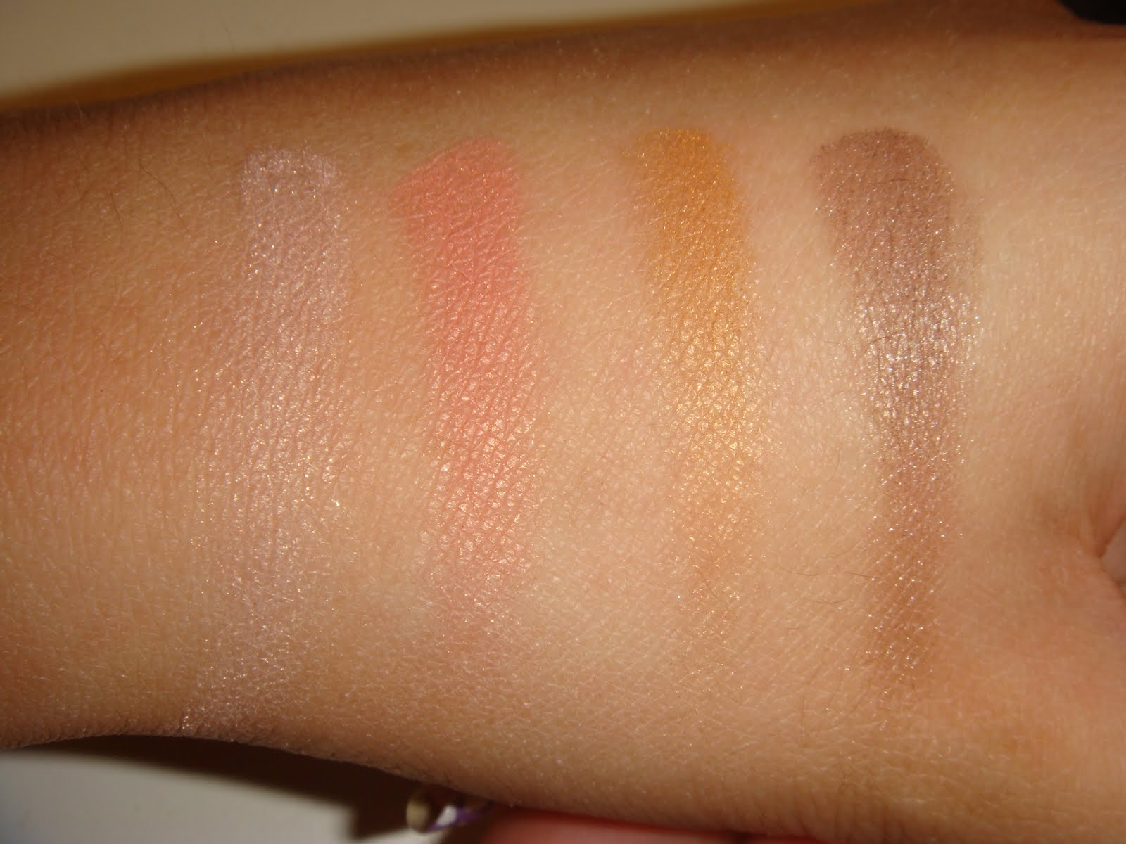 Pinkbox Makeup: My Handy ELF Custom Compact