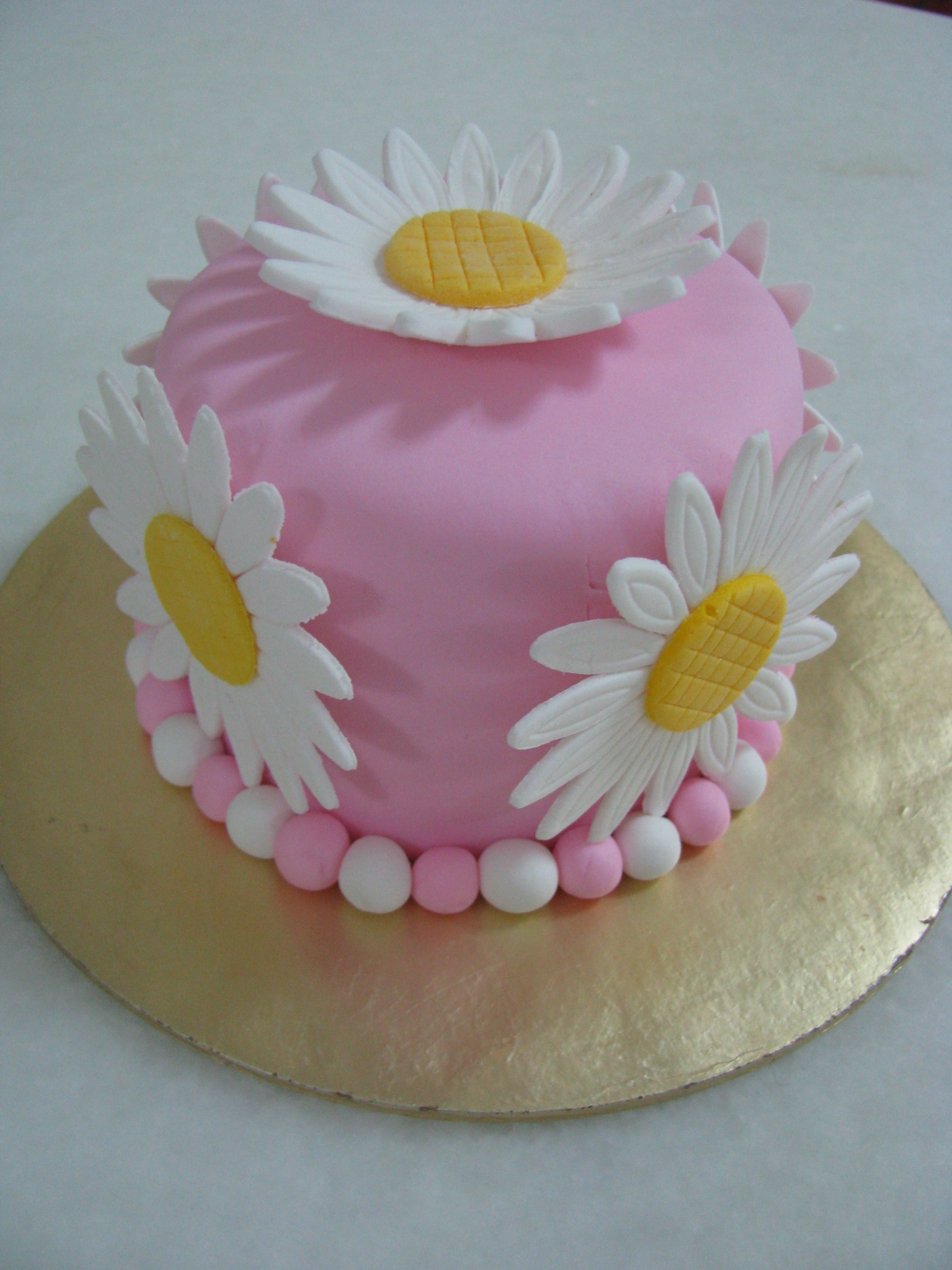 Princess Yasmin: Sue's Pink Daisy Mini Cake
