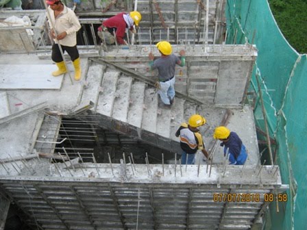 Mari Membina Bangunan: PROSES MEMBINA TANGGA MENGGUNAKAN MIVAN FORMWORK