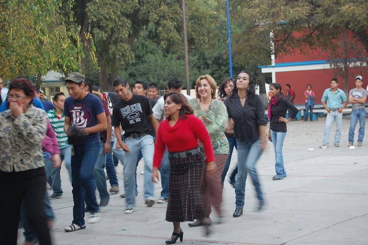 Alfredo Lara / Blog: Buena Fiesta en el CBTis 20