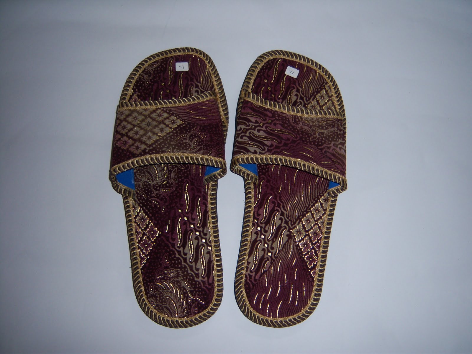 Batik Ekslusif: Sandal Klom Batik Plisir CHK 2 Rp 30.000