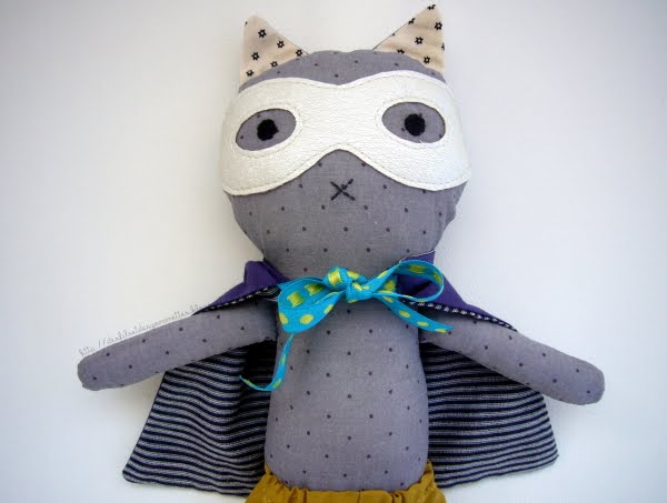 des fils et des gommettes---: doudou "super héros" #2