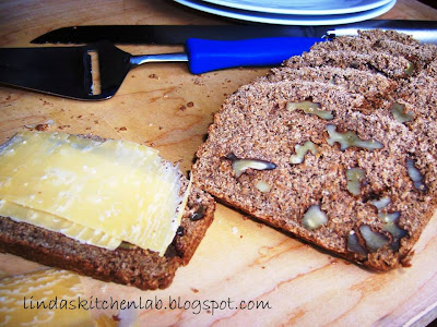Linda's Kitchen Lab: High Fiber Bran-Nut Bread