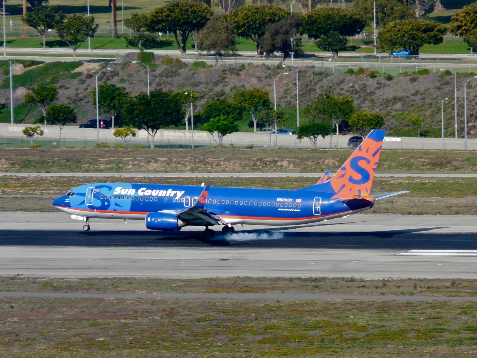 View from the control tower: LAX aircraft spotters' guide: Boeing 737 ...
