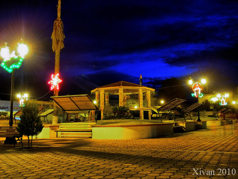 Peñon Blanco Durango: Plaza de armas de noche de Peñon Blanco Durango