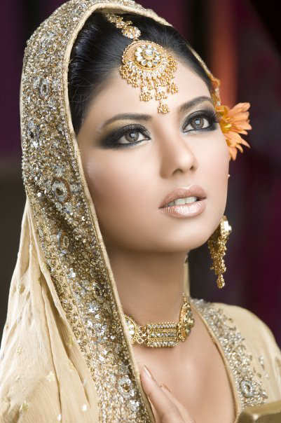 Pakistani Model Suneeta Marshall Photo Shoot | Fun Buzzle