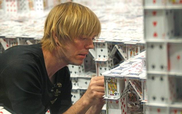 World's biggest house of cards by Bryan Berg | Fun Buzzle