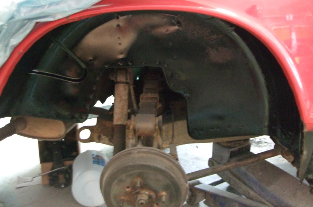 Triumph Spitfire Adventure: Wheel Well Respray