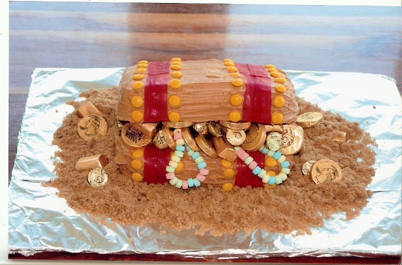 A Slice of Smith Life: Treasure Chest cake