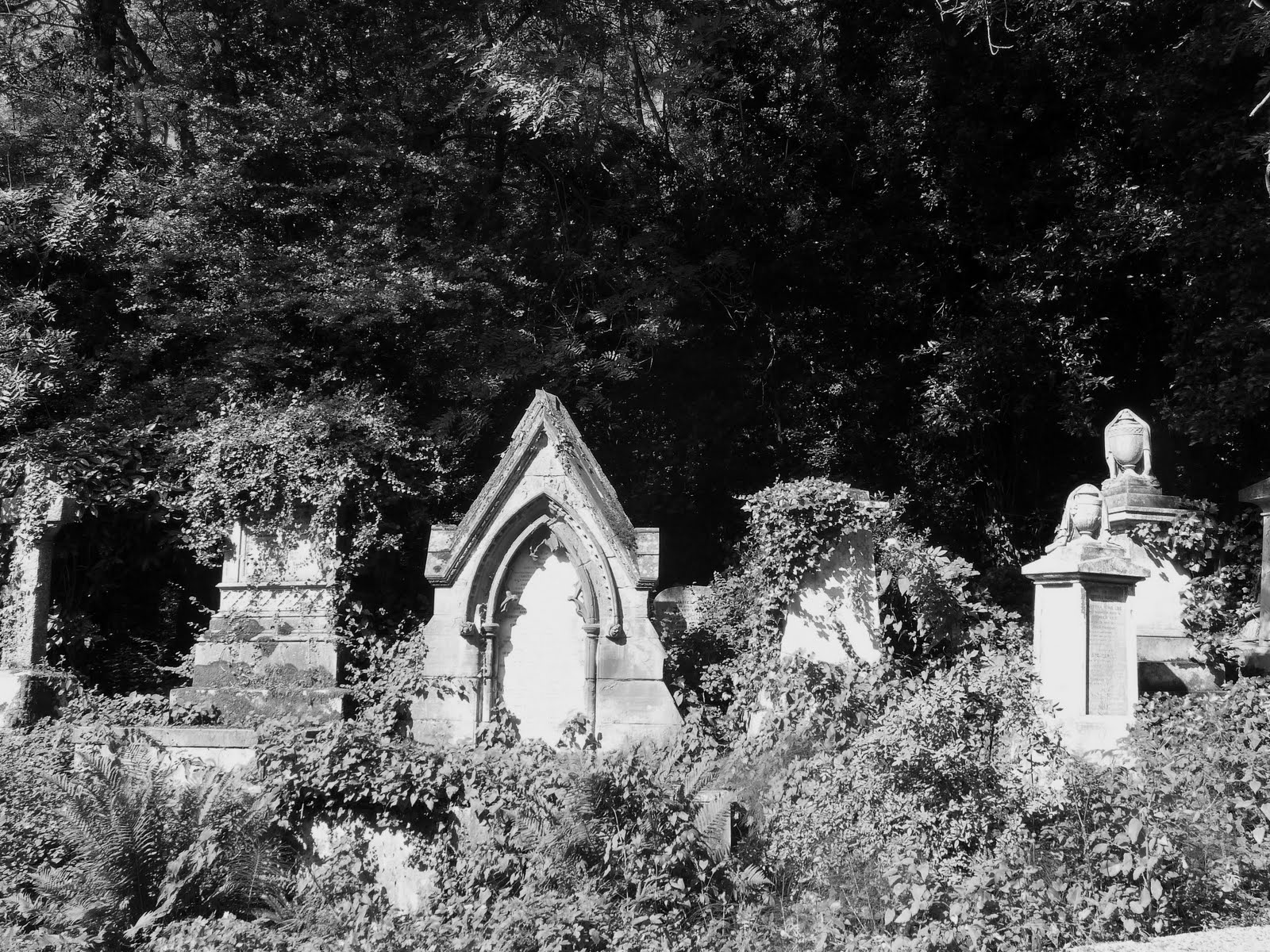 Travels with Shep: Highgate Cemetery
