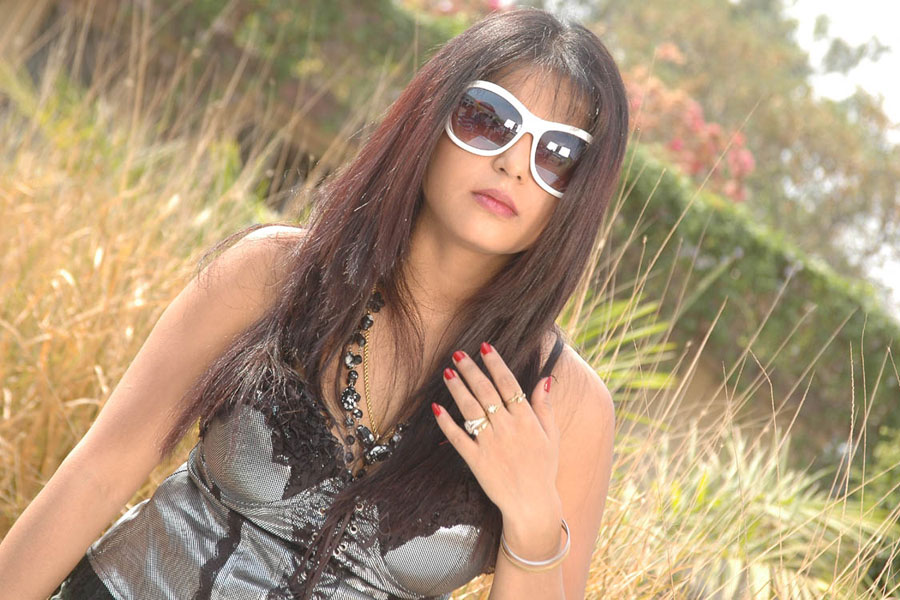 Veeda Movie details news stills gallery