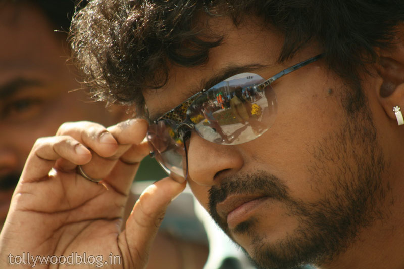 Ilayathalapathy Vijay Latest New Stills from Yama Kantri