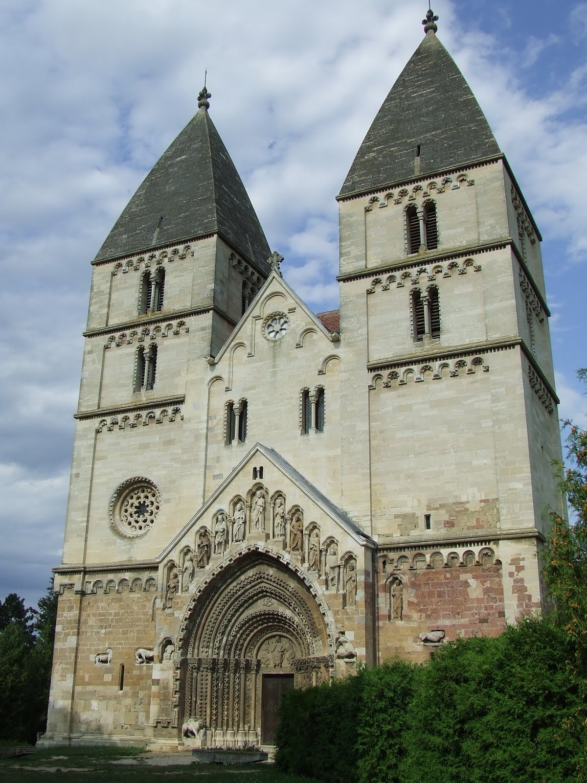 Denever: A Jáki templom