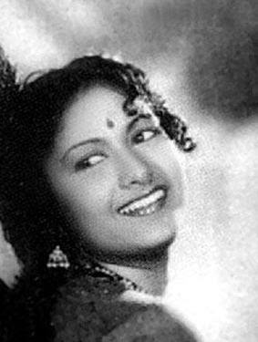 South Indian Actress Hot Photo: Savithri Hot Actress Biography Videos ...