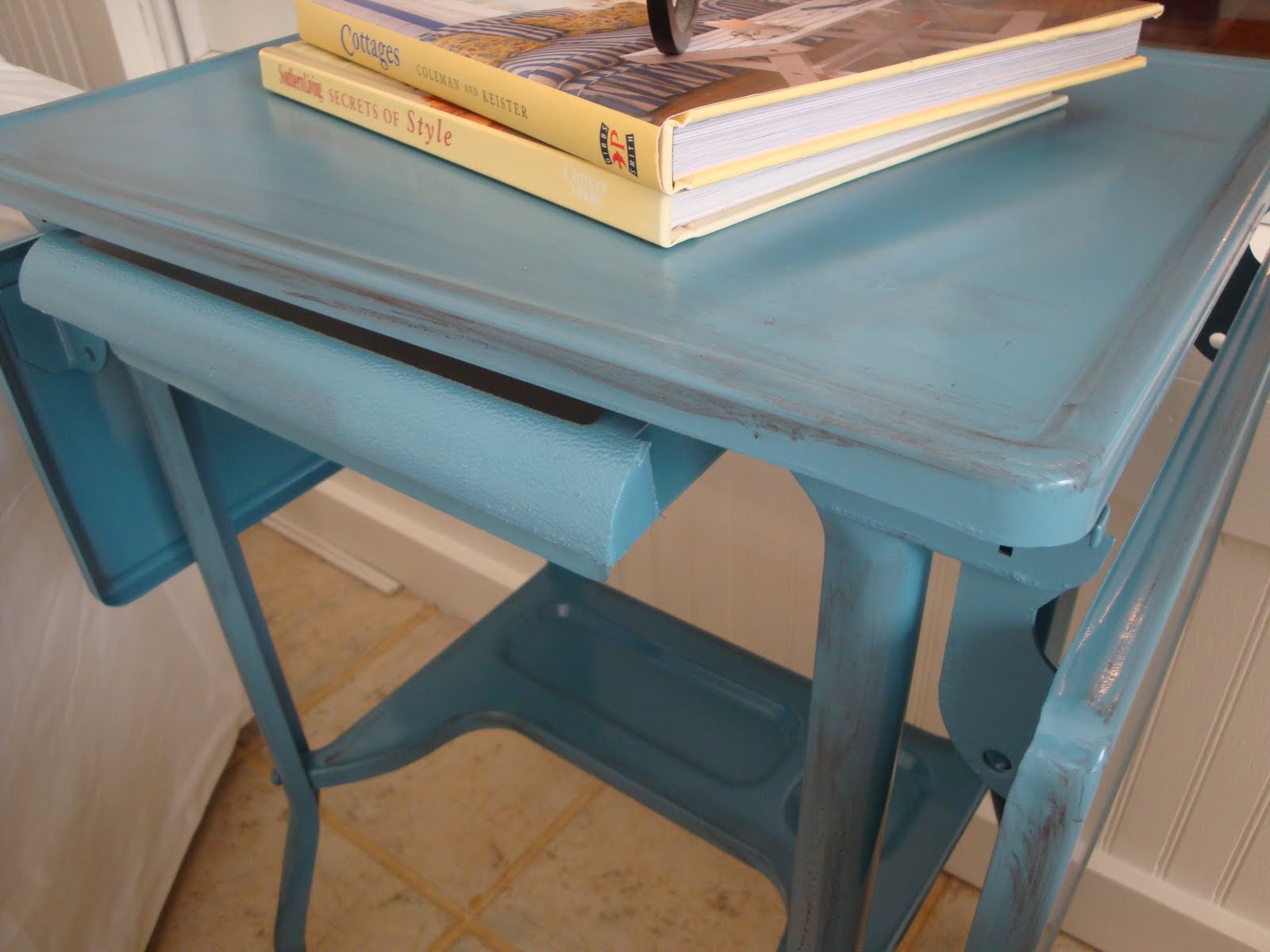 A Little Piece of Heaven: Metal table makeover