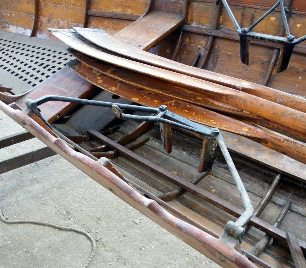 ROWING FOR PLEASURE: Victorian Outriggers