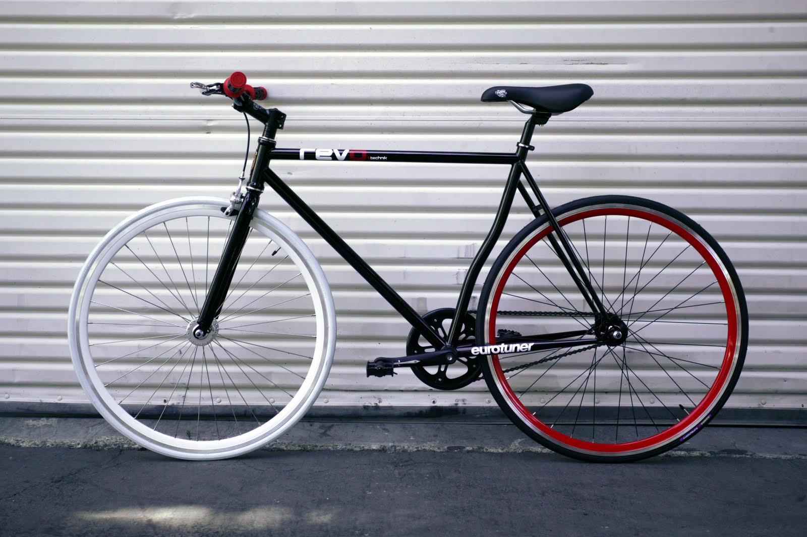 Backward Circle Bike Co.: REVO Technik Custom Fixie