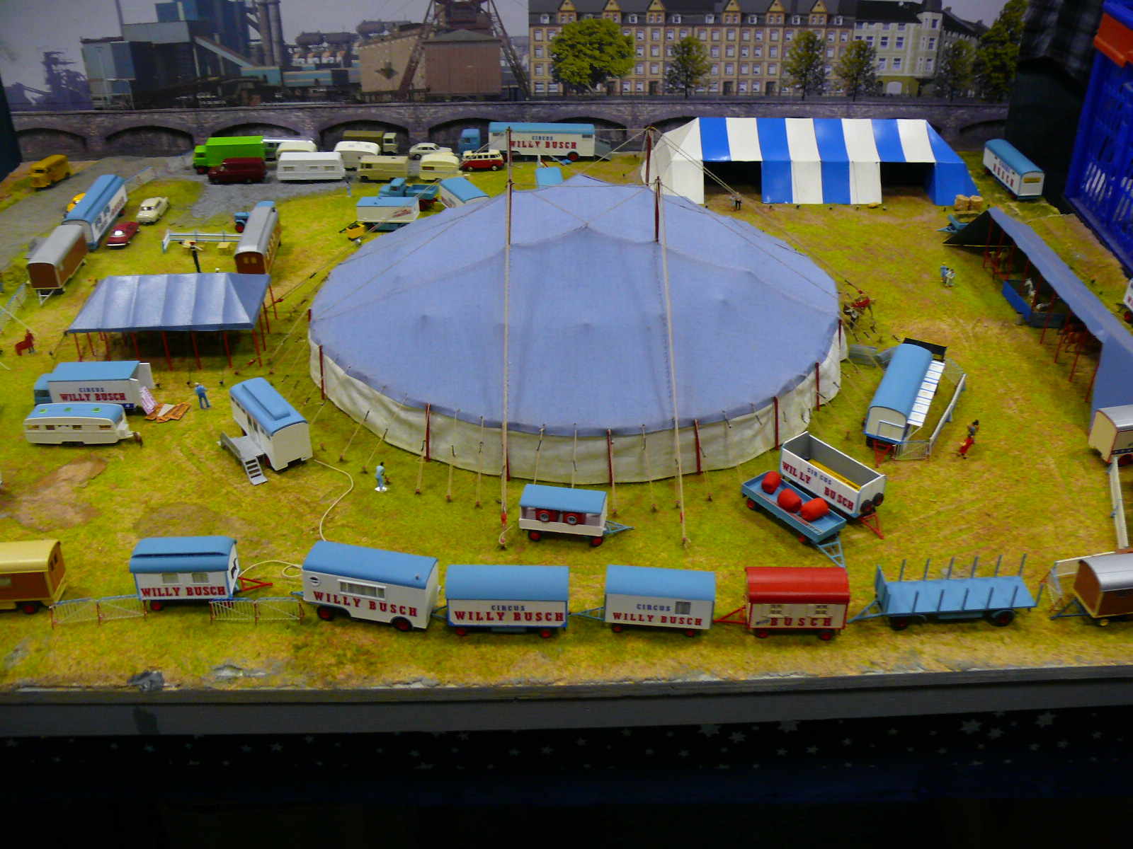 Circusmodellbau: Circus Willy Busch 1:87
